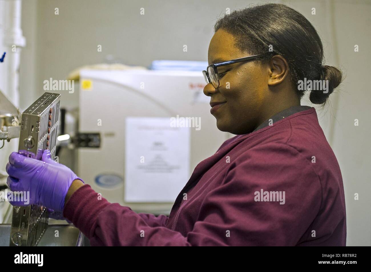 ATLANTIC OCEAN (Dec. 14, 2016) Seaman Justice Canada, from Stone ...