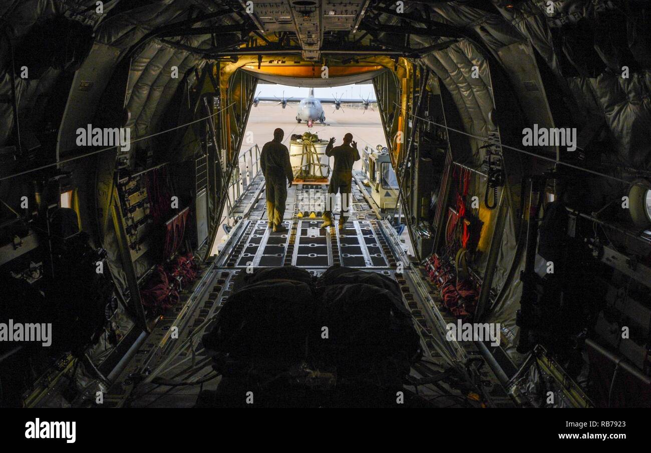 Atlas k cargo loader hi-res stock photography and images - Alamy