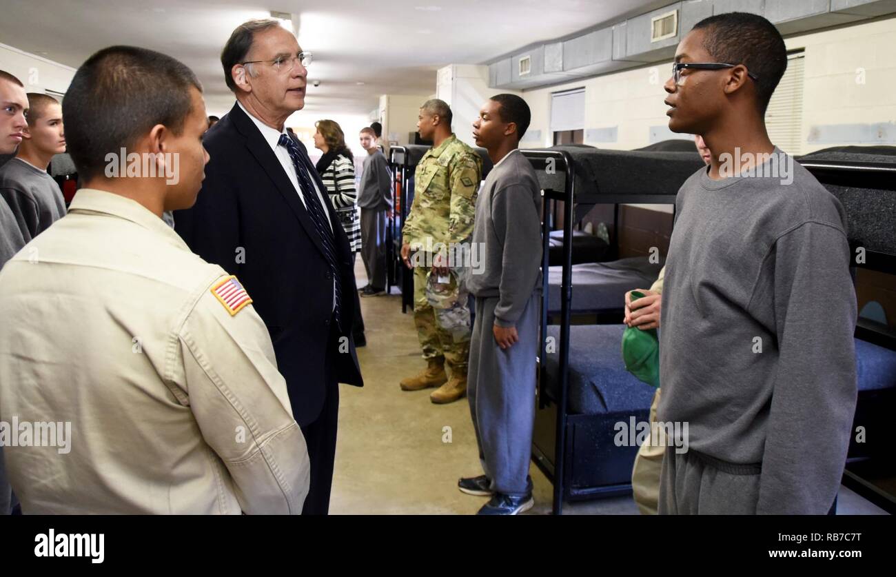 Senator John Boozman spoke with Cadets of the Arkansas National Guard ...