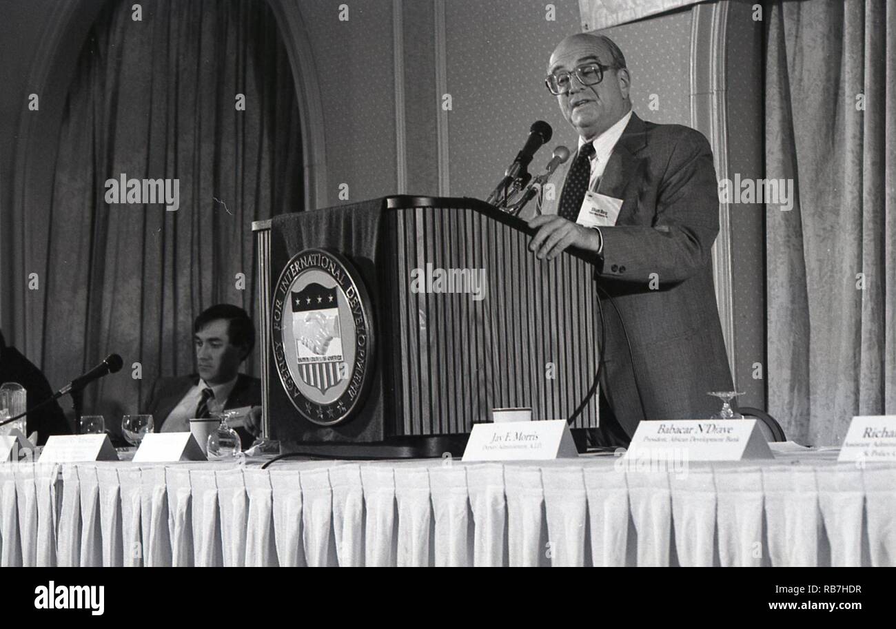 Privatization Conference - Speaking at podium Stock Photo - Alamy