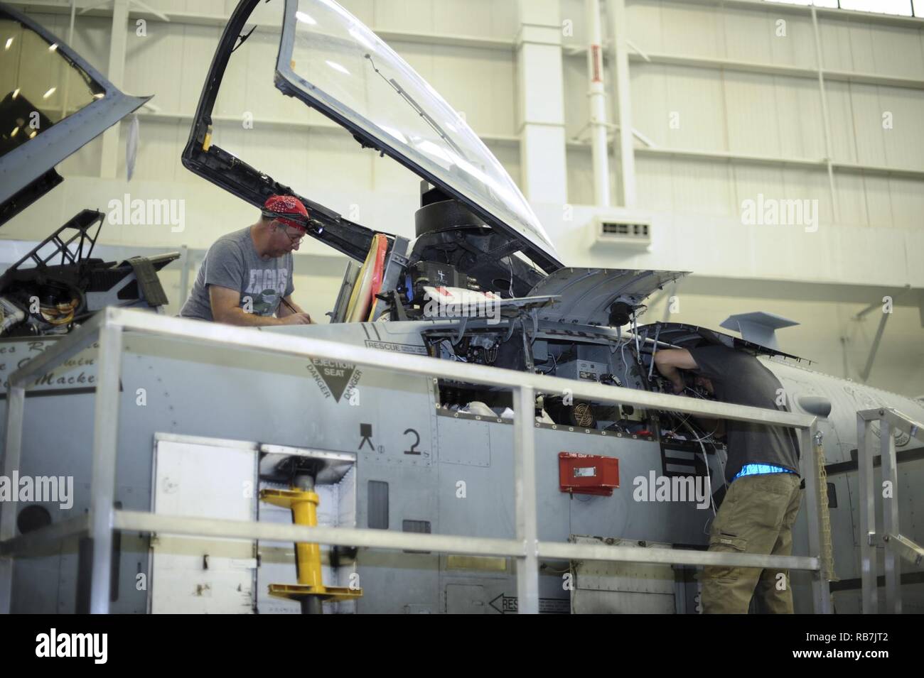 Lightweight Airborne Recovery Systems High Resolution Stock Photography ...