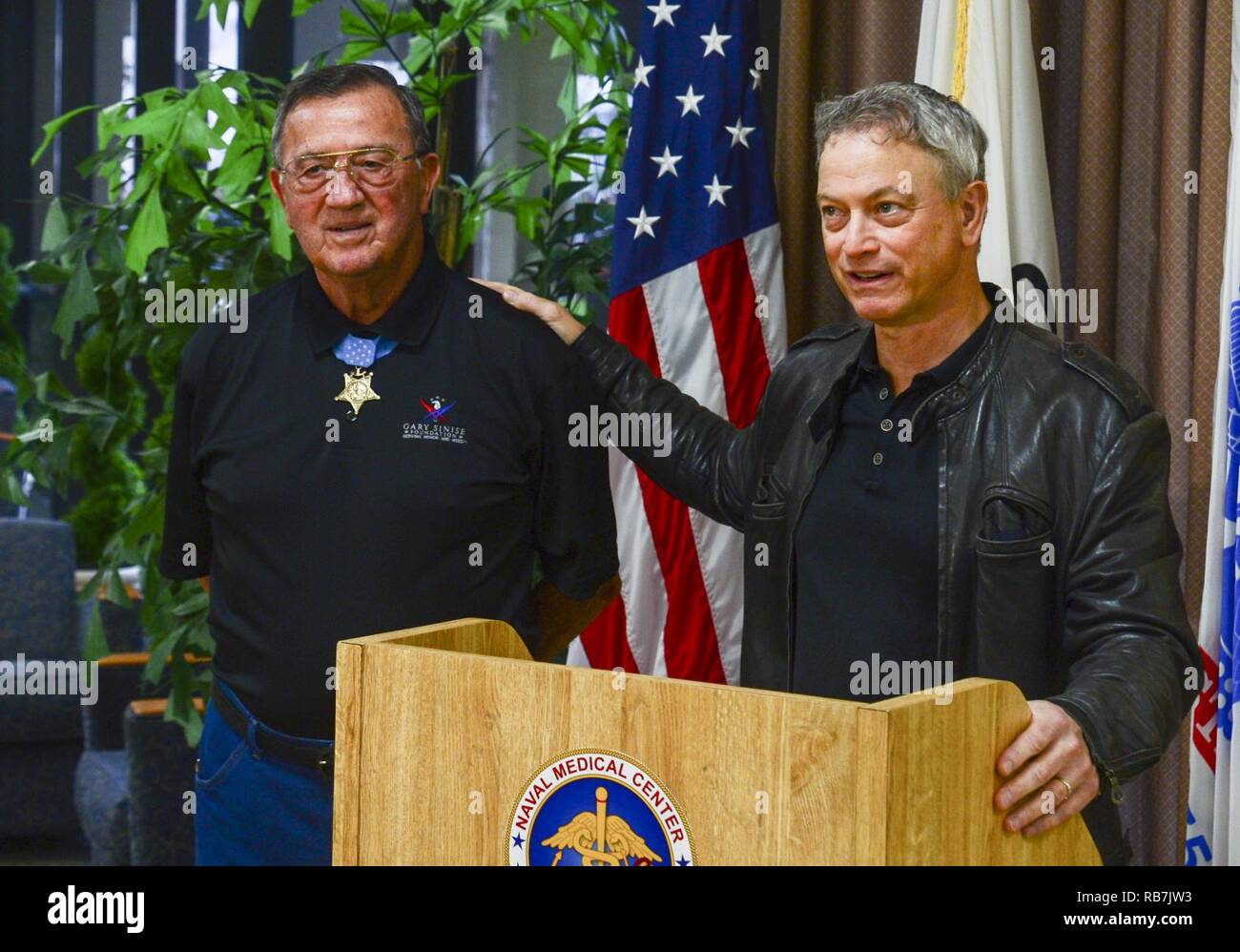 Robert irvine foundation hi-res stock photography and images - Alamy