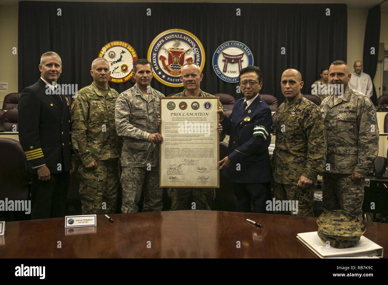 Lt gen larry nicholson hi-res stock photography and images - Alamy