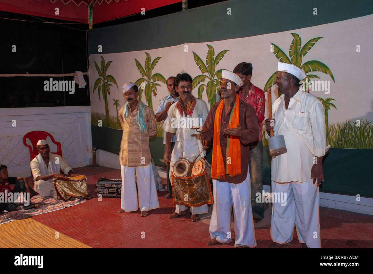 Gondhal hi-res stock photography and images - Alamy