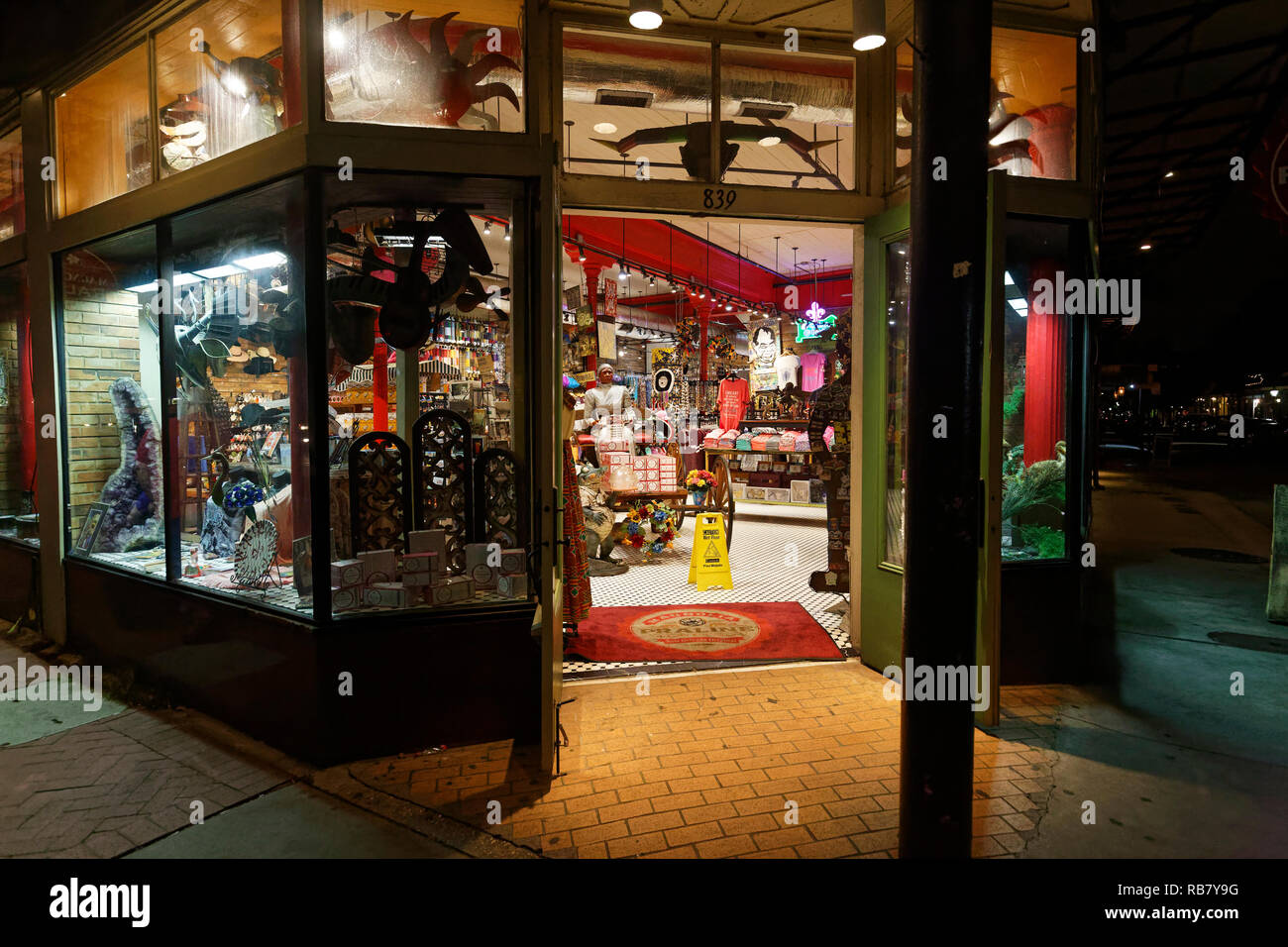 French shop front hi-res stock photography and images - Alamy
