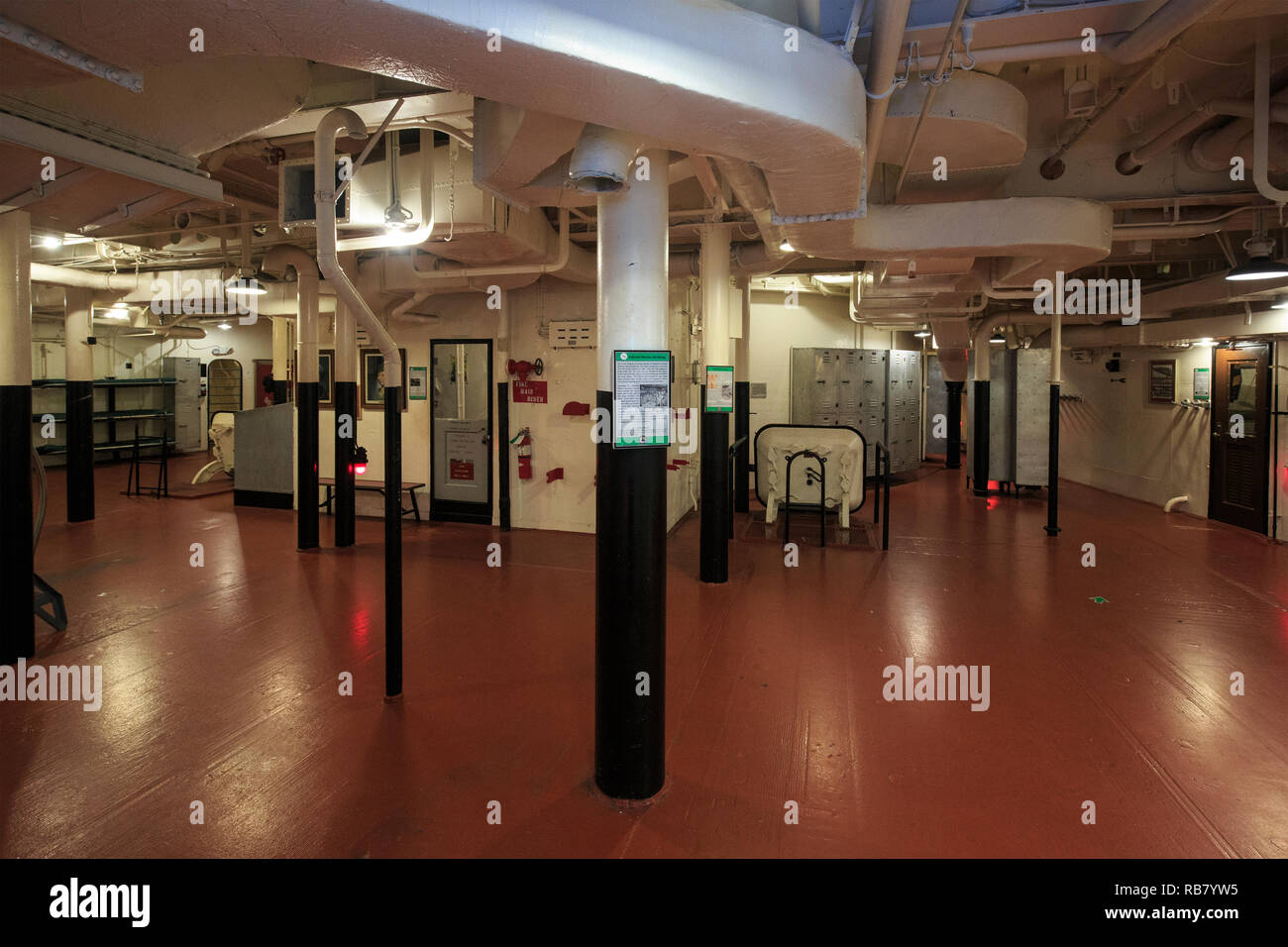 Enlisted berthing hi-res stock photography and images - Alamy