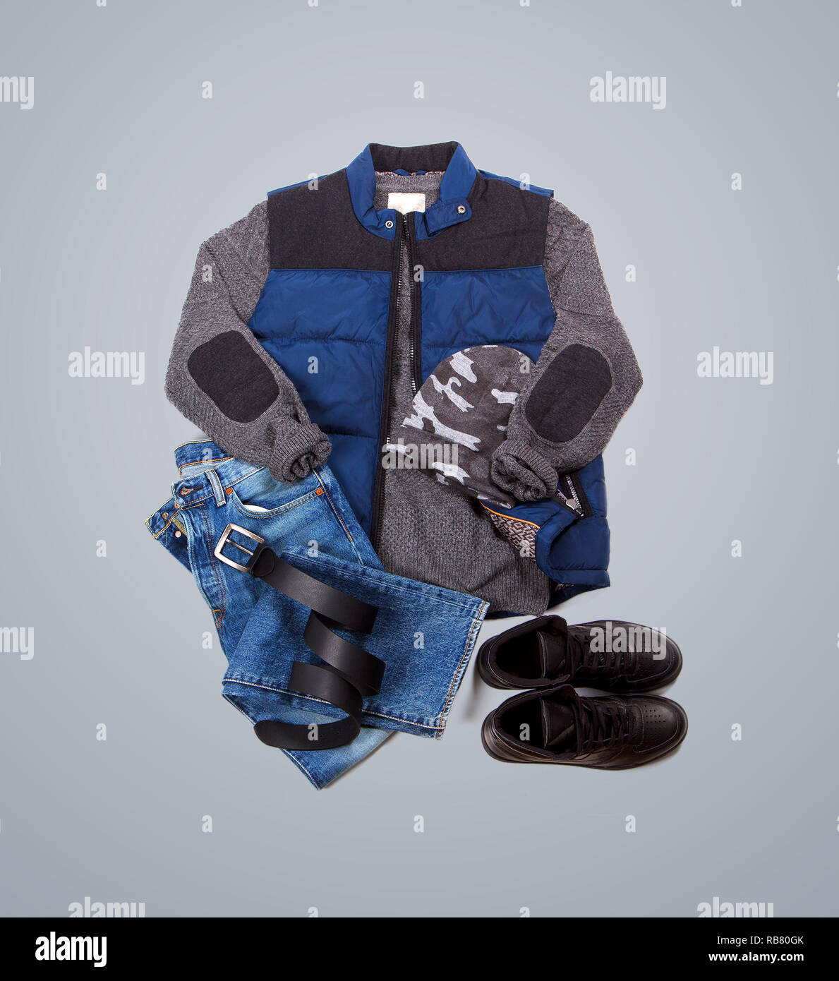 Fold clothes hi-res stock photography and images - Alamy