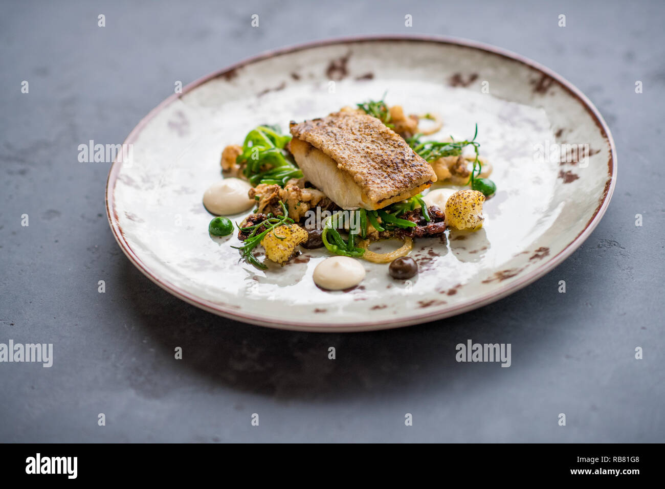 Foam and seaweed hi-res stock photography and images - Alamy