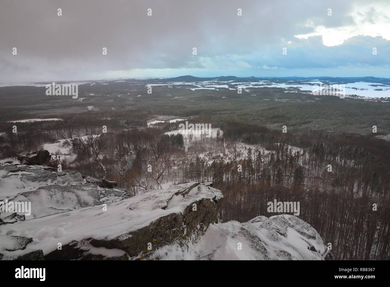 Snow fall exposed hi-res stock photography and images - Alamy