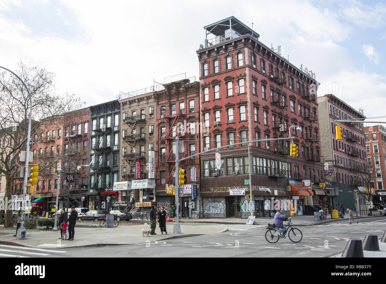 Tenement new york hi-res stock photography and images - Alamy