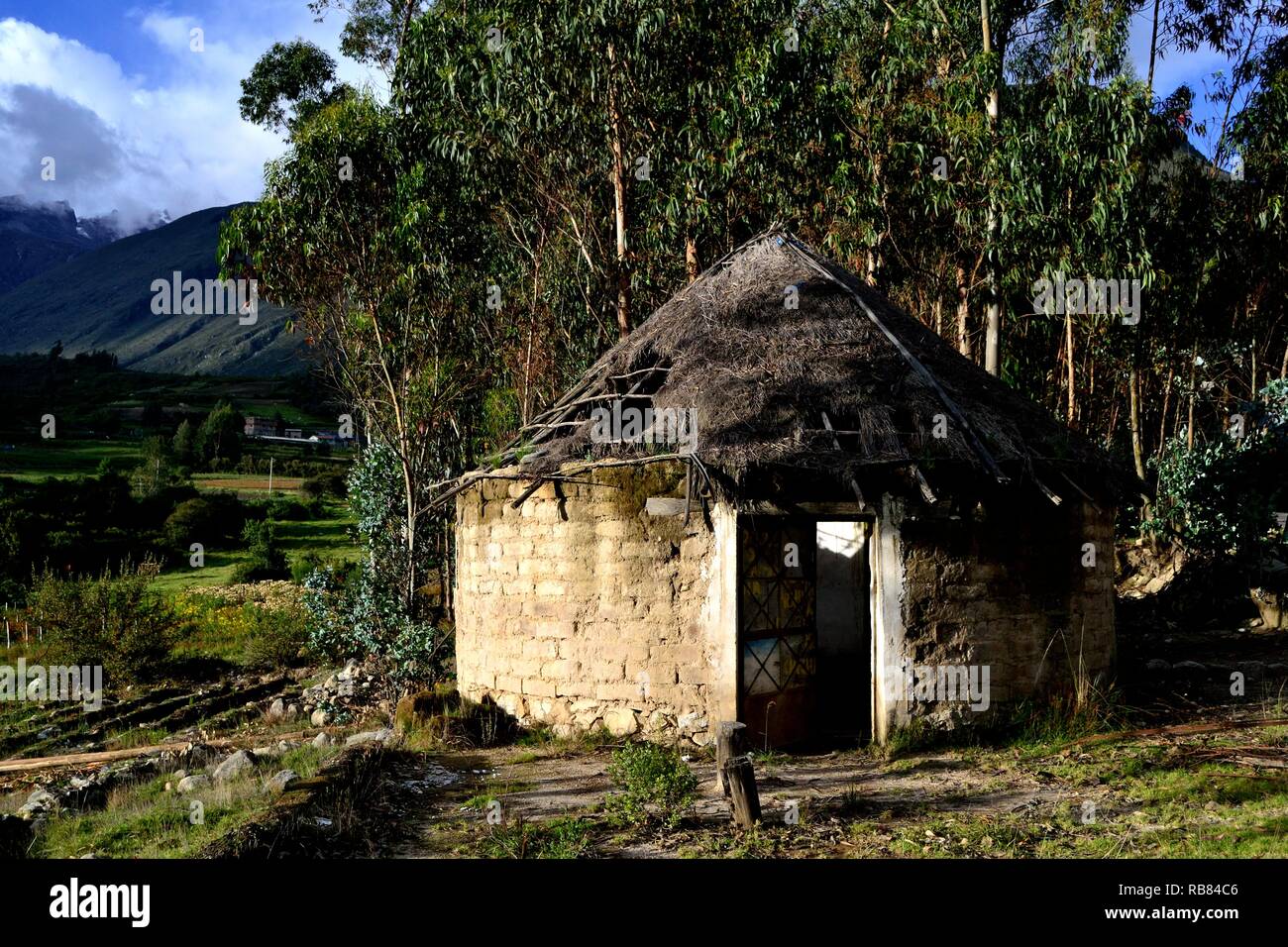 Traditional cabin in Humacchuco - National park HUASCARAN. Department ...