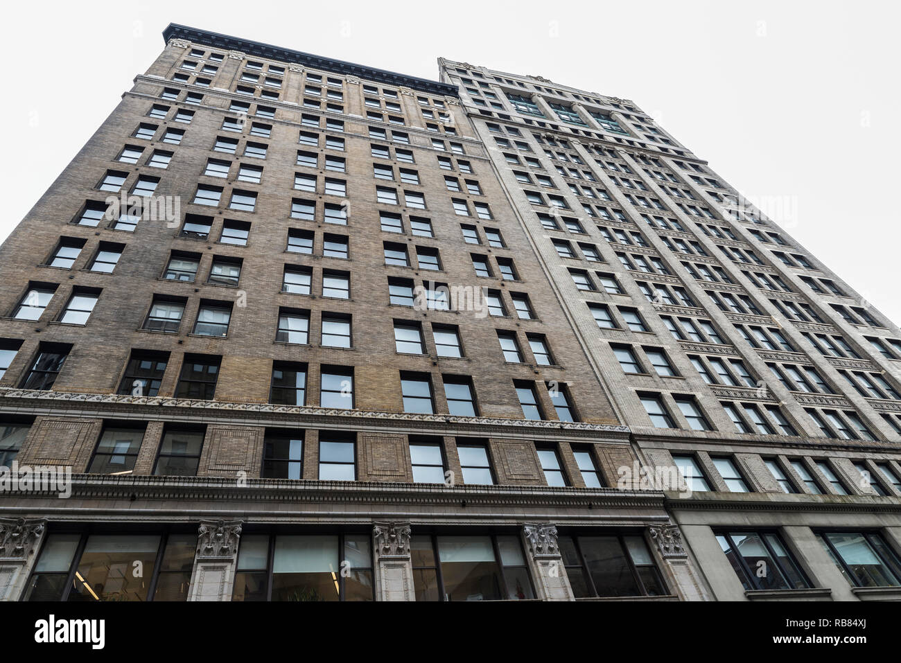 Classic skyscrapers hi-res stock photography and images - Alamy