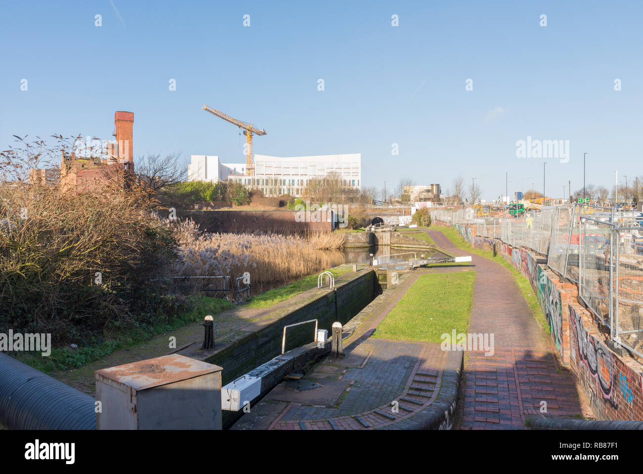 City waterway hi-res stock photography and images - Alamy