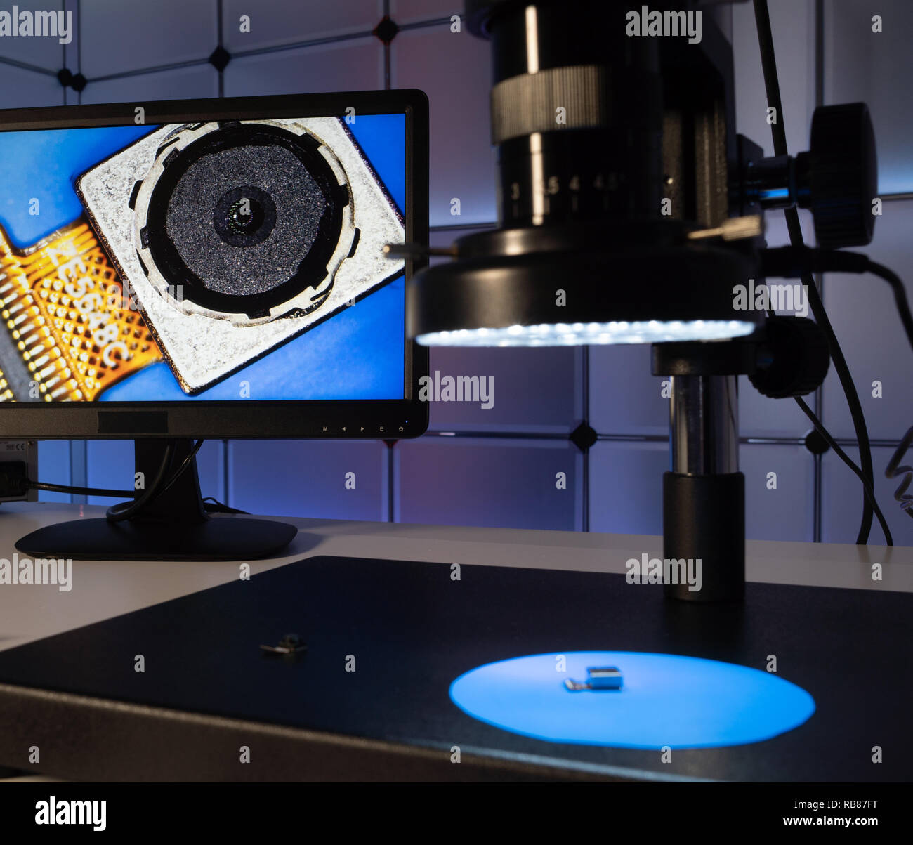 Mobile science lab hi-res stock photography and images - Alamy