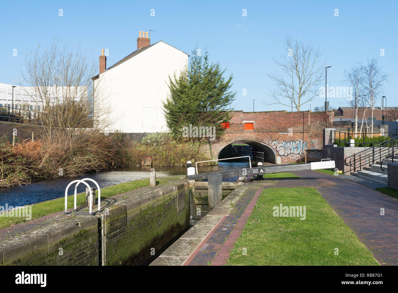 Birmingham canal city university hi-res stock photography and images ...