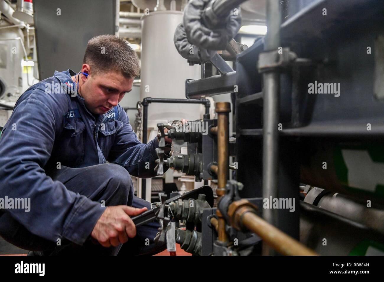 ATLANTIC OCEAN (Dec. 7, 2016) Petty Officer 2nd Class Robert Hewitt ...