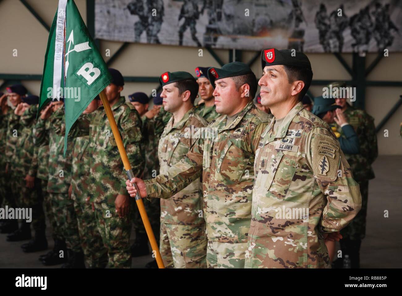 U.S. Army 7th Special Forces Group (Airborne) Soldiers await to be ...