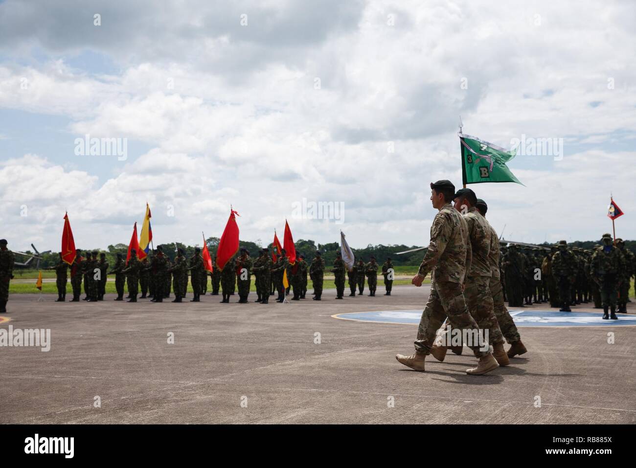 U.S. Army 7th Special Forces Group (Airborne) Soldiers march their unit ...