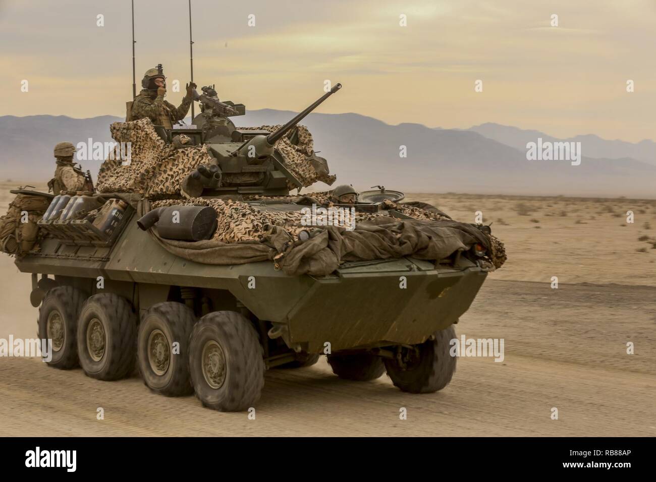 Marines with Task Force Recon, 3rd Light Armored Reconnaissance ...