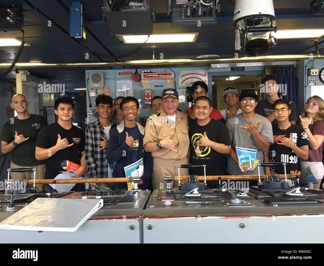 Usns pathfinder hi-res stock photography and images - Alamy