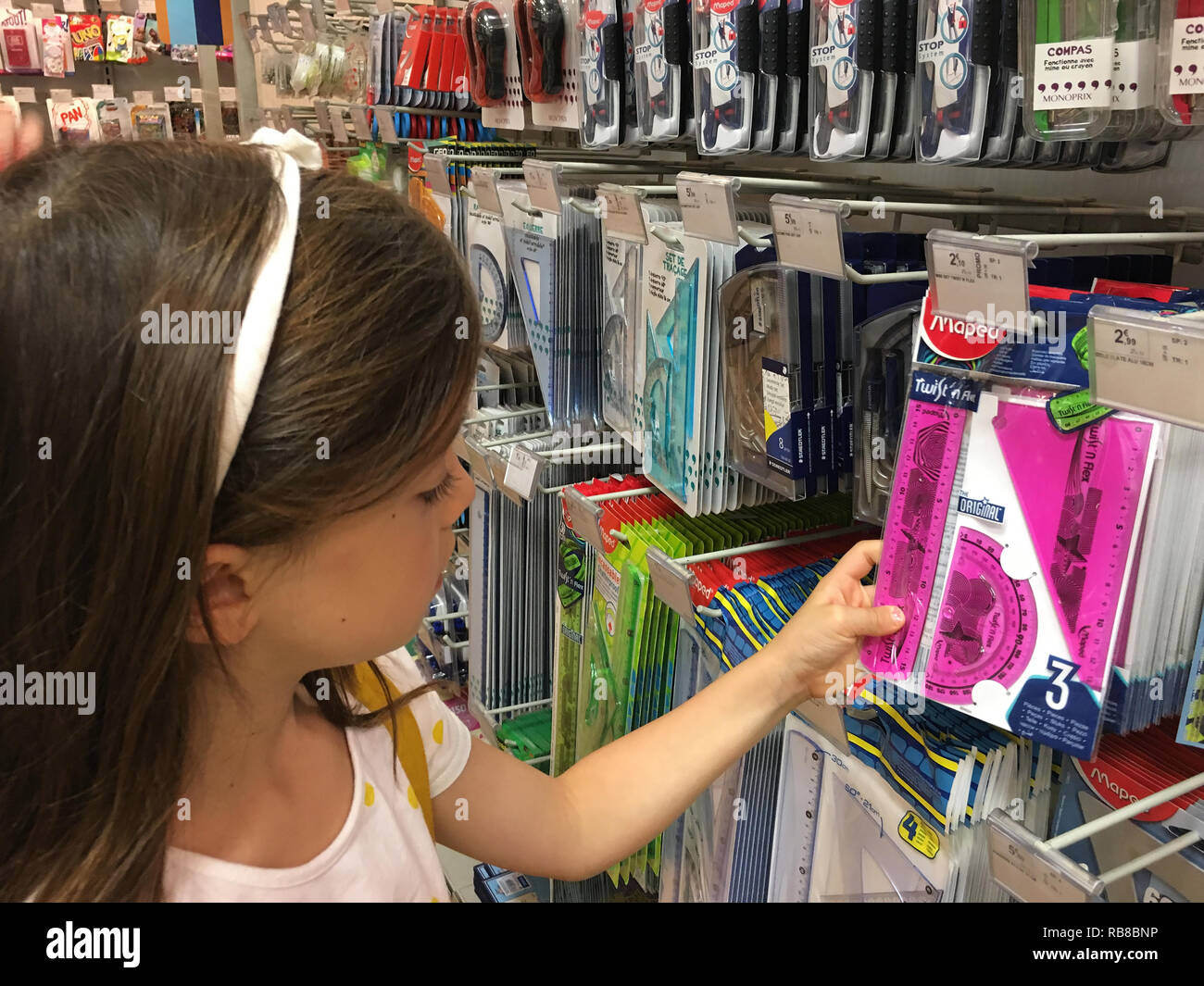 Child shop school supplies hi-res stock photography and images - Alamy