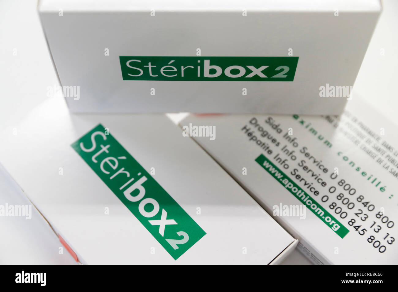 Pharmacy. Steribox 2 contain a syringe. France Stock Photo - Alamy