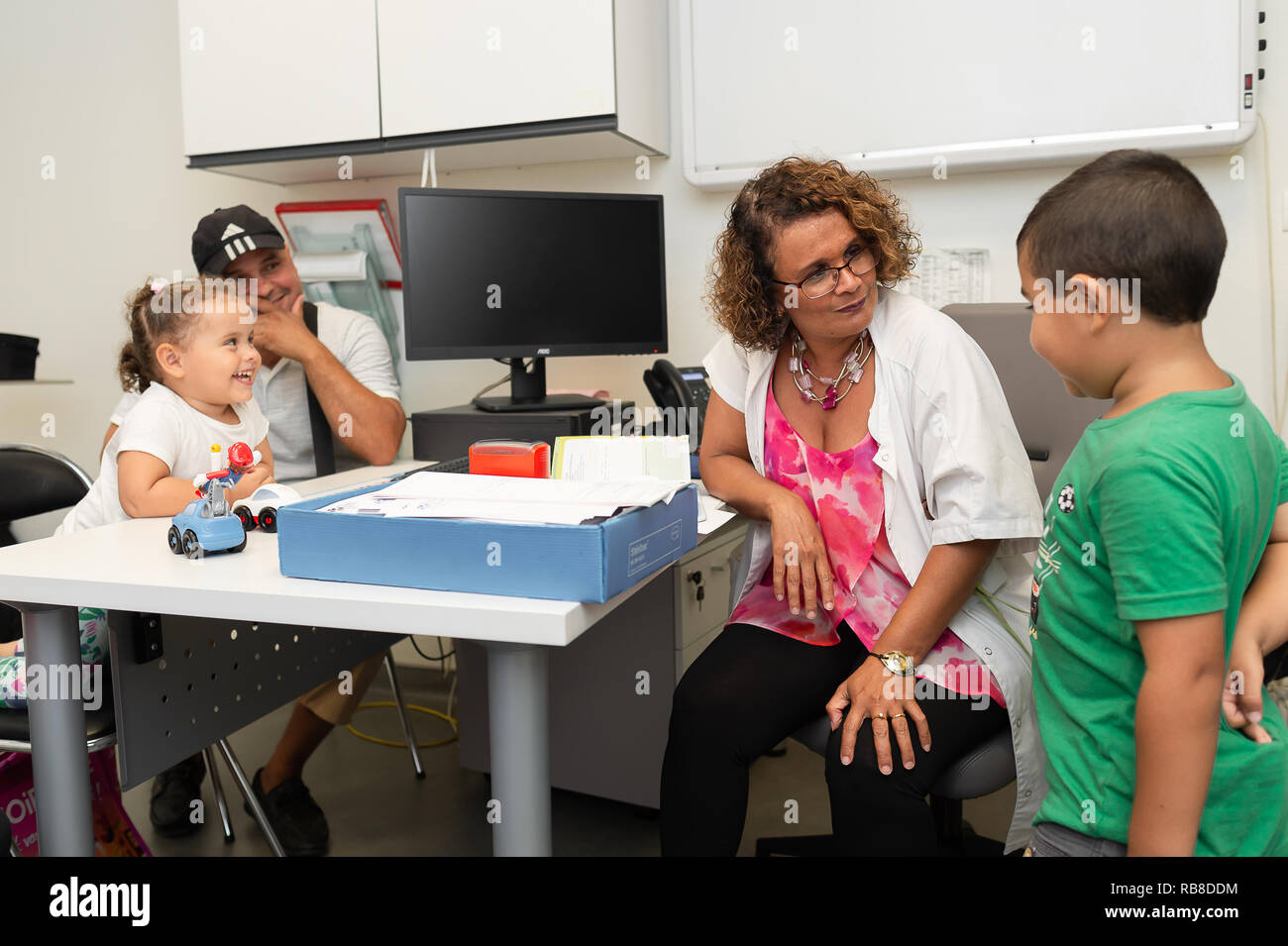 Deaf children hi-res stock photography and images - Alamy