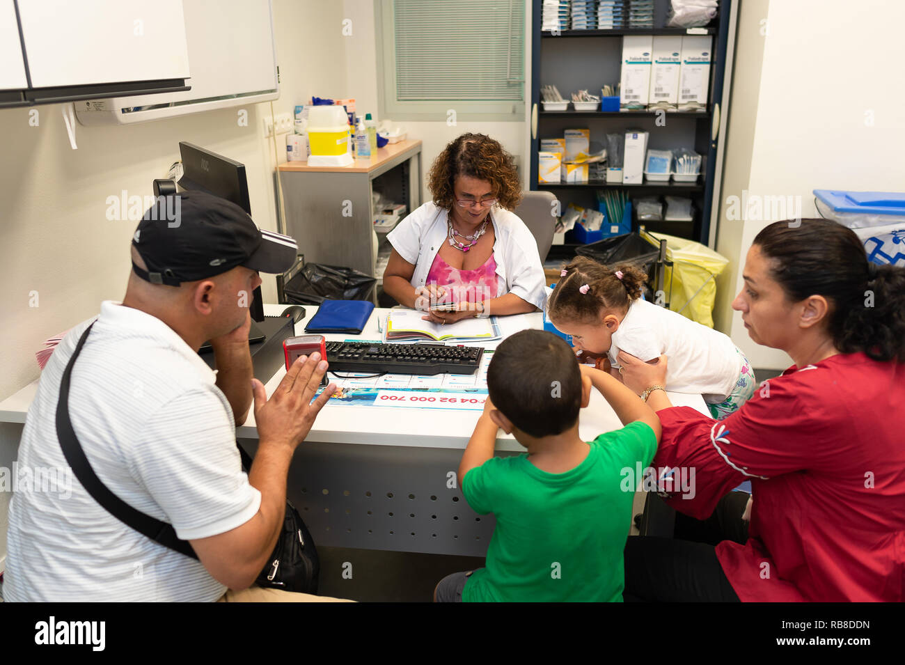 Deaf children hi-res stock photography and images - Alamy