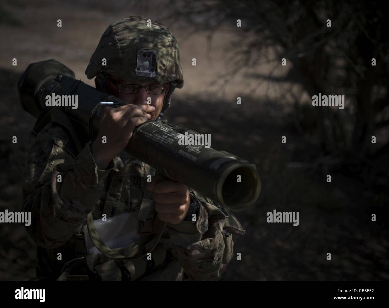 U.S. Army Infantry soldiers from the 1-124th Infantry Battalion and ...