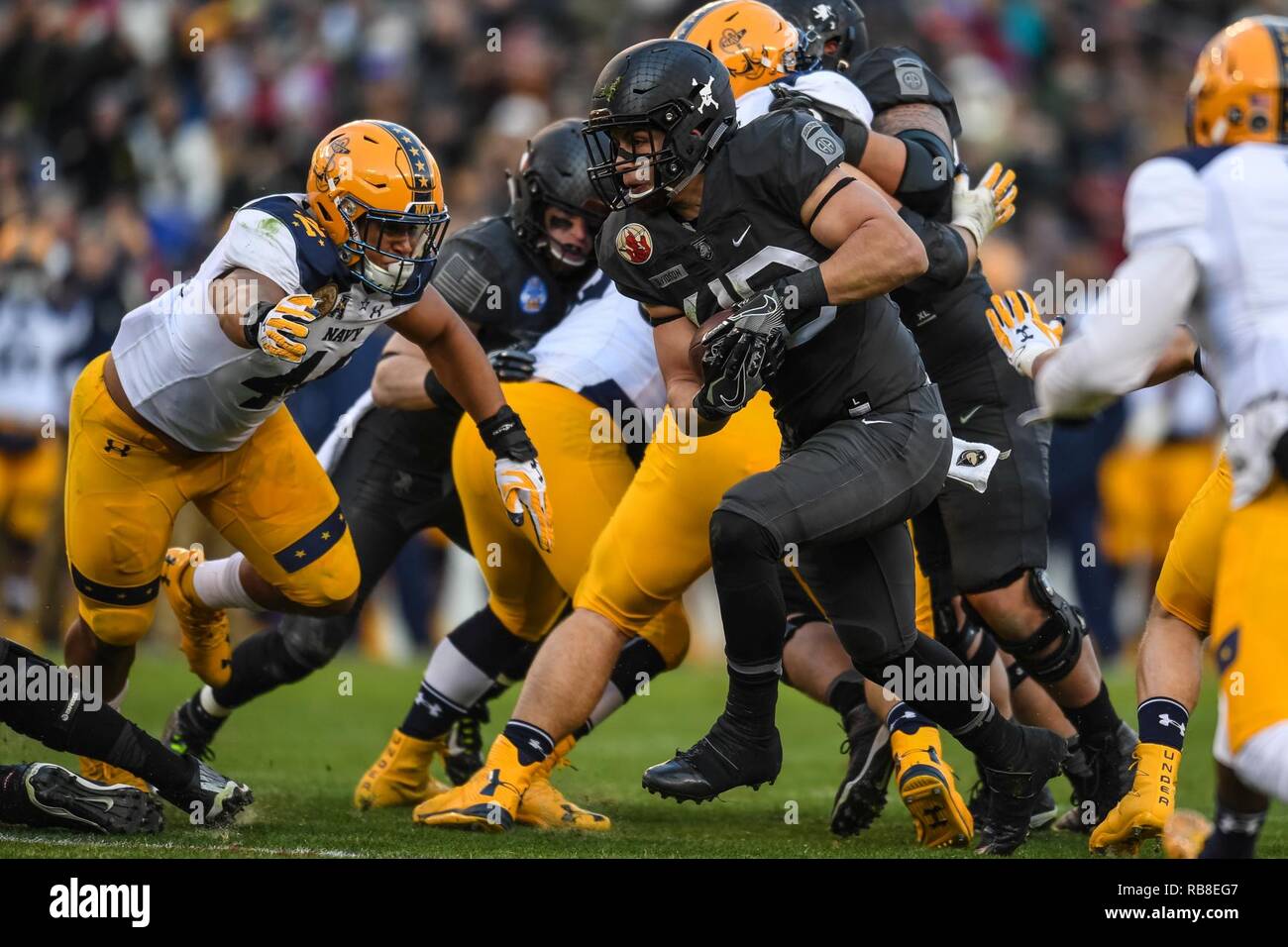 Army Black Knights running back Cameron Dudeck (40) finds a running ...