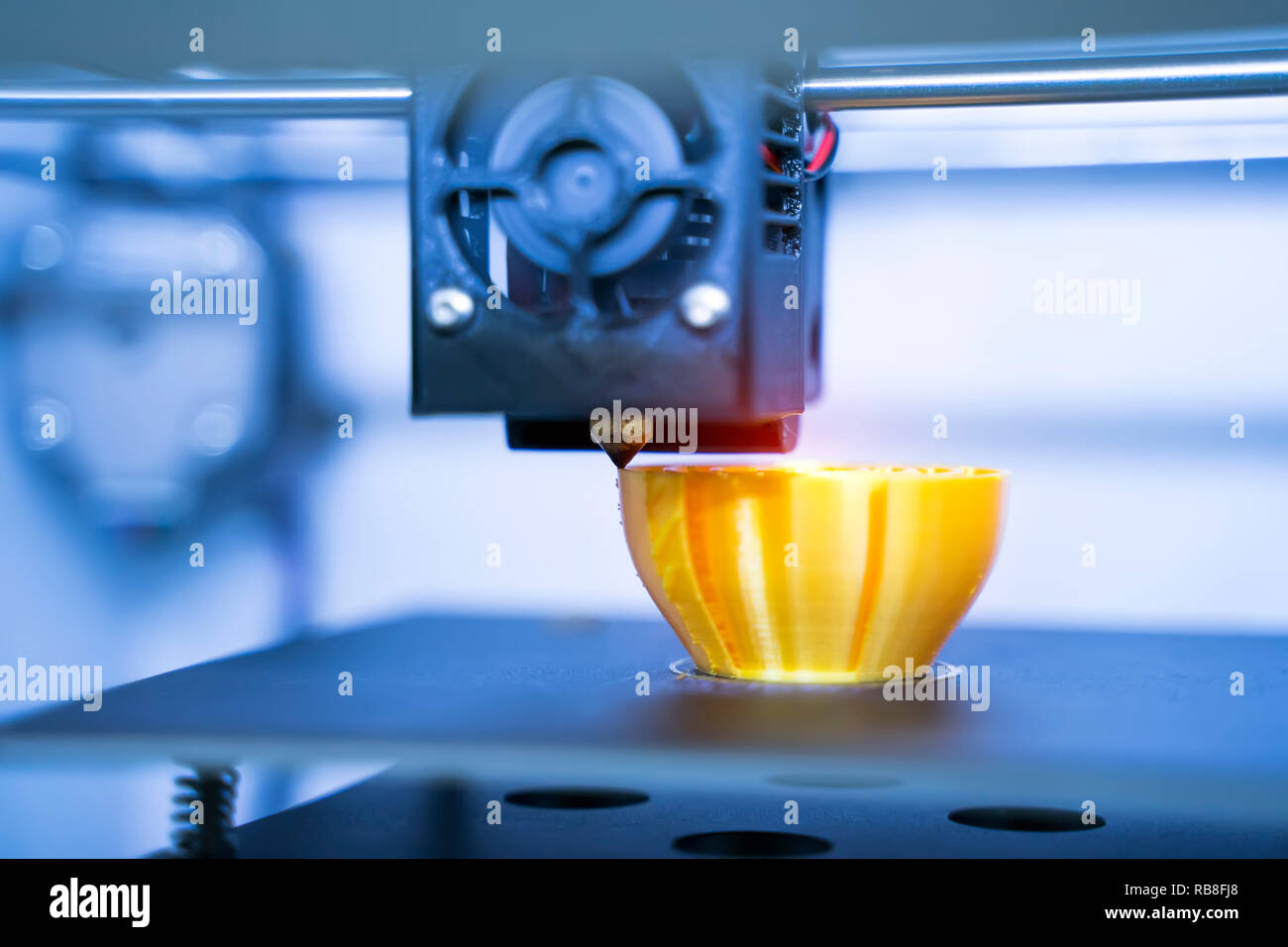 3d printer action hi-res stock photography and images - Alamy
