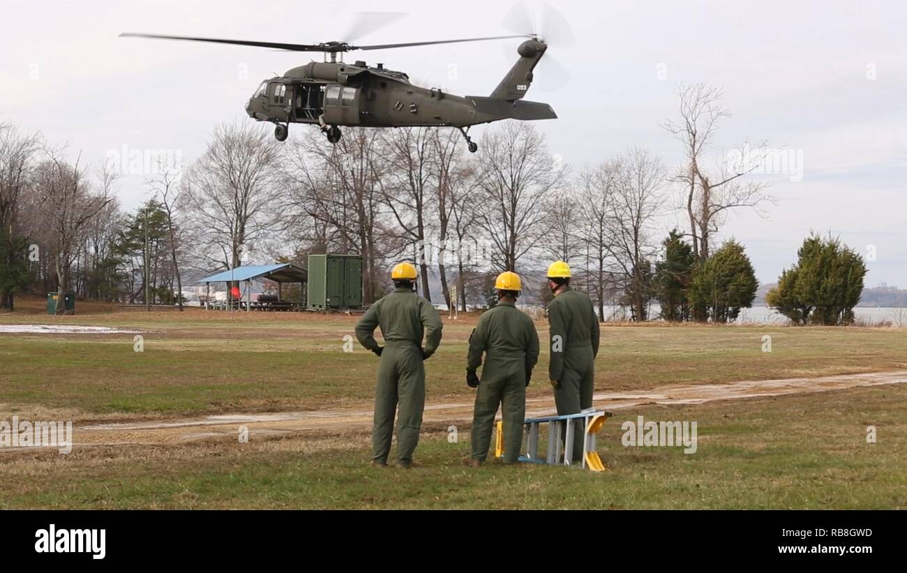 Embarkation specialist Marines with Chemical Biological Incident ...