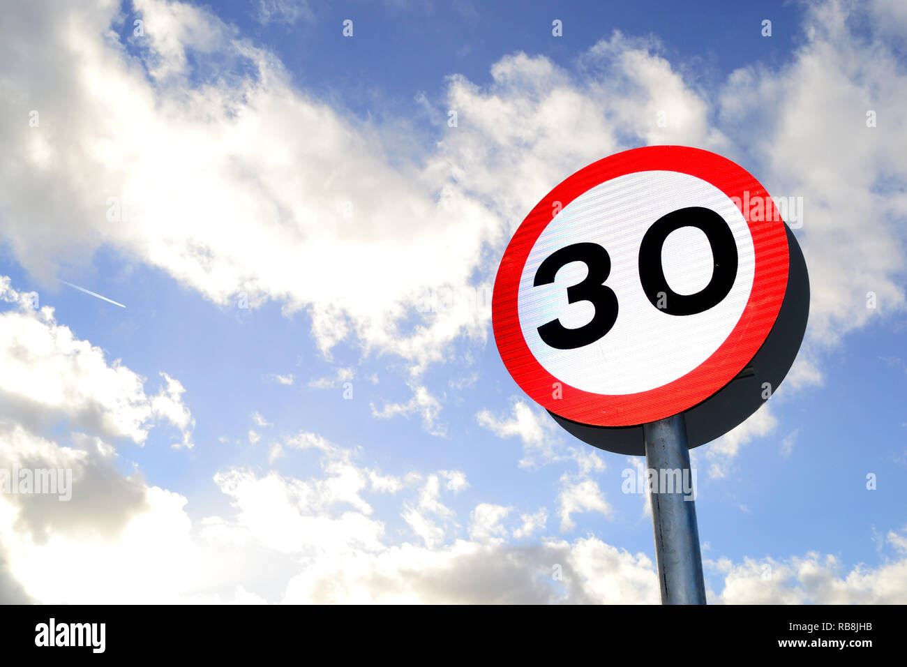 30 Miles Per Hour Speed Sign Stock Photos & 30 Miles Per Hour Speed Sign Stock Images - Alamy