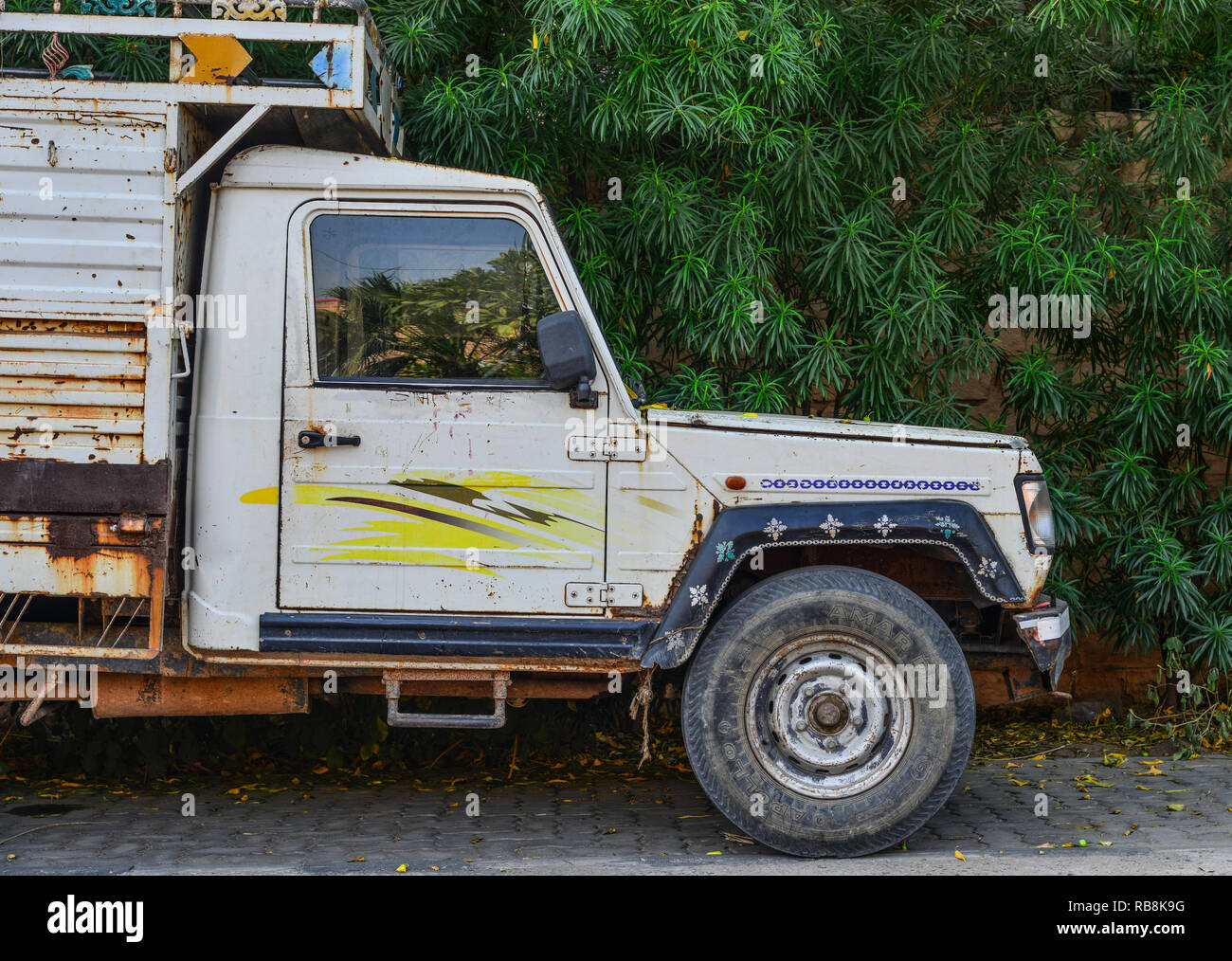 India lorry front hi-res stock photography and images - Alamy
