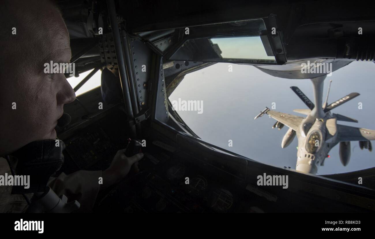 United arab emirates air force f 16 desert falcon hi-res stock ...