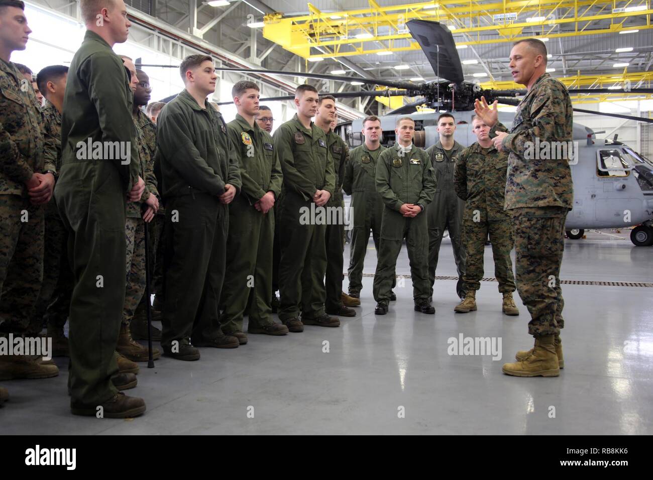 Marine heavy helicopter training squadron 302 hi-res stock photography ...