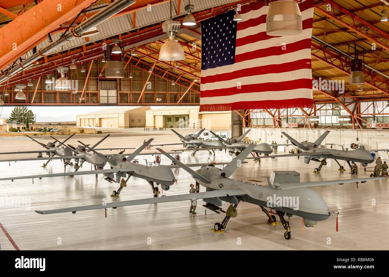 49th aircraft maintenance squadron hi-res stock photography and images ...