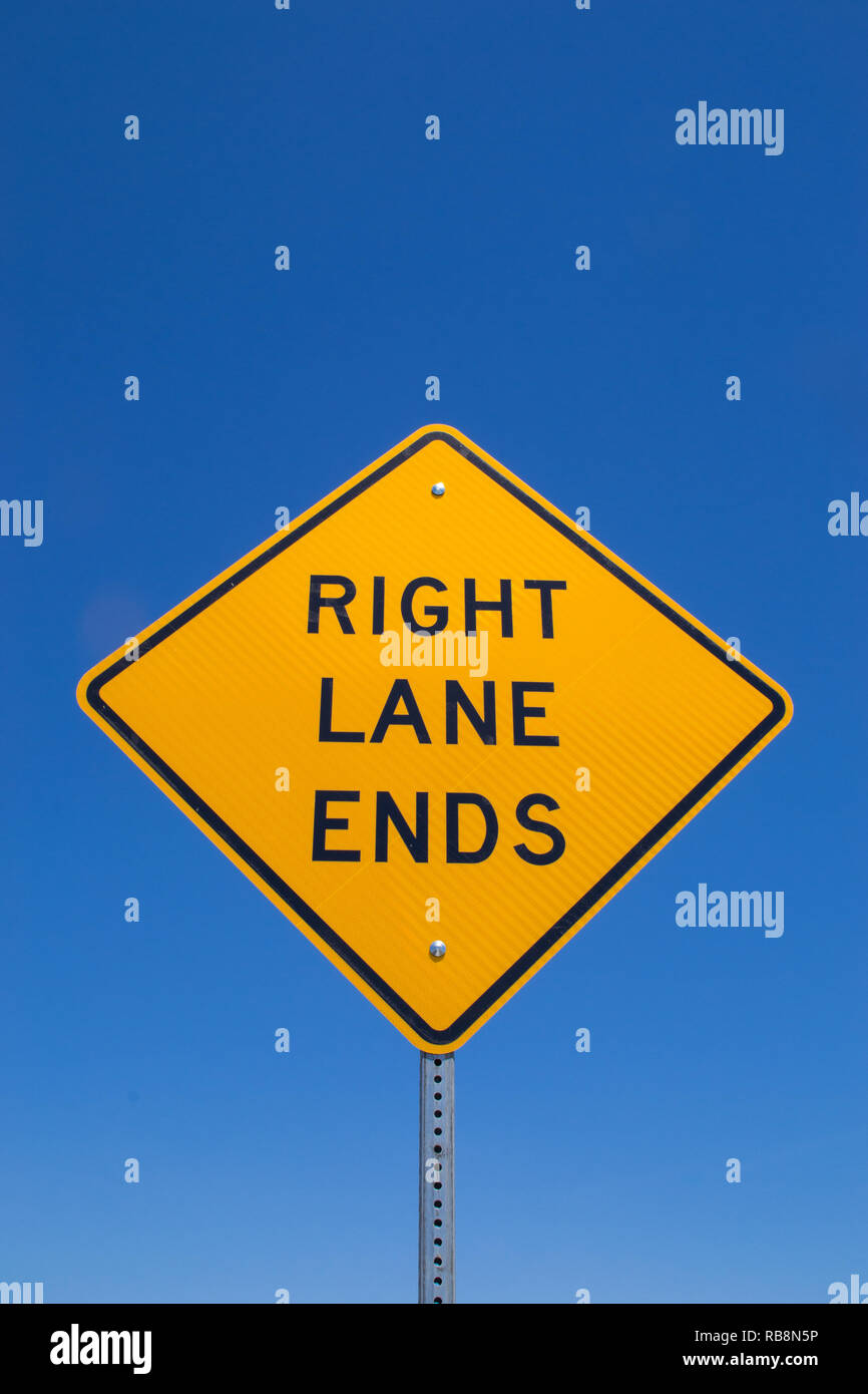 Right lane ends hi-res stock photography and images - Alamy