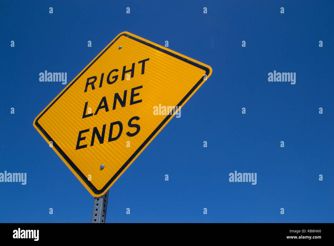 Lane ends merge right hi-res stock photography and images - Alamy