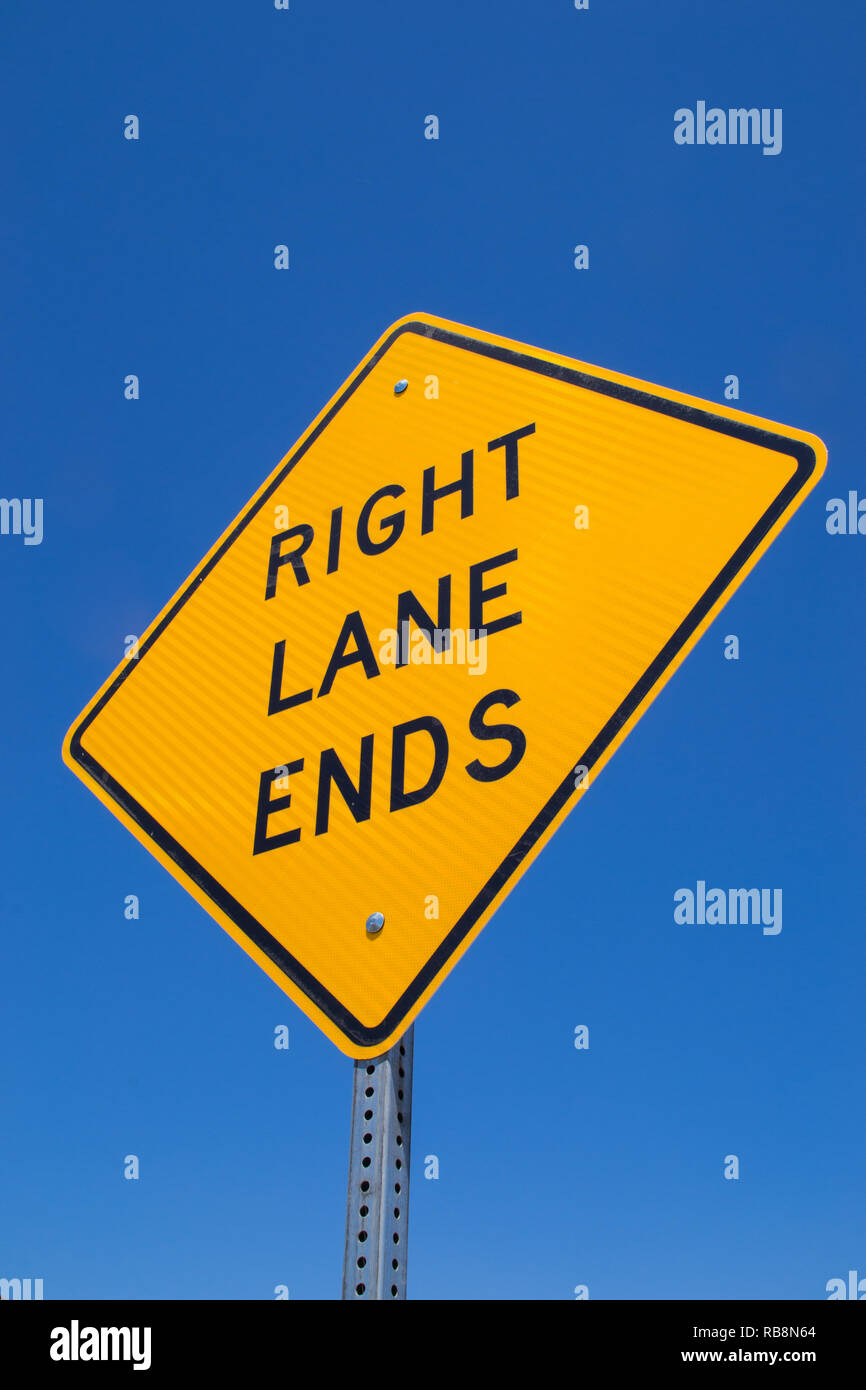 Lane ends merge right hi-res stock photography and images - Alamy
