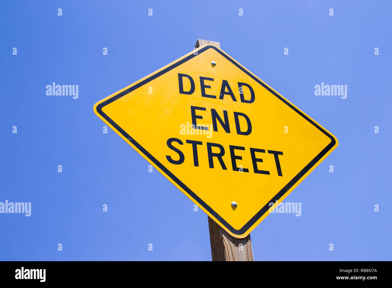 Dead End Road Traffic Sign Stock Photos & Dead End Road Traffic Sign ...