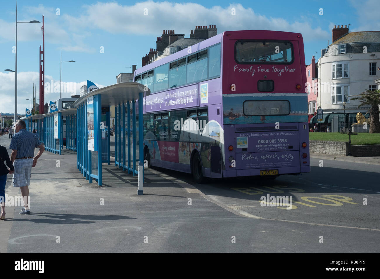 Bus loading hi-res stock photography and images - Alamy