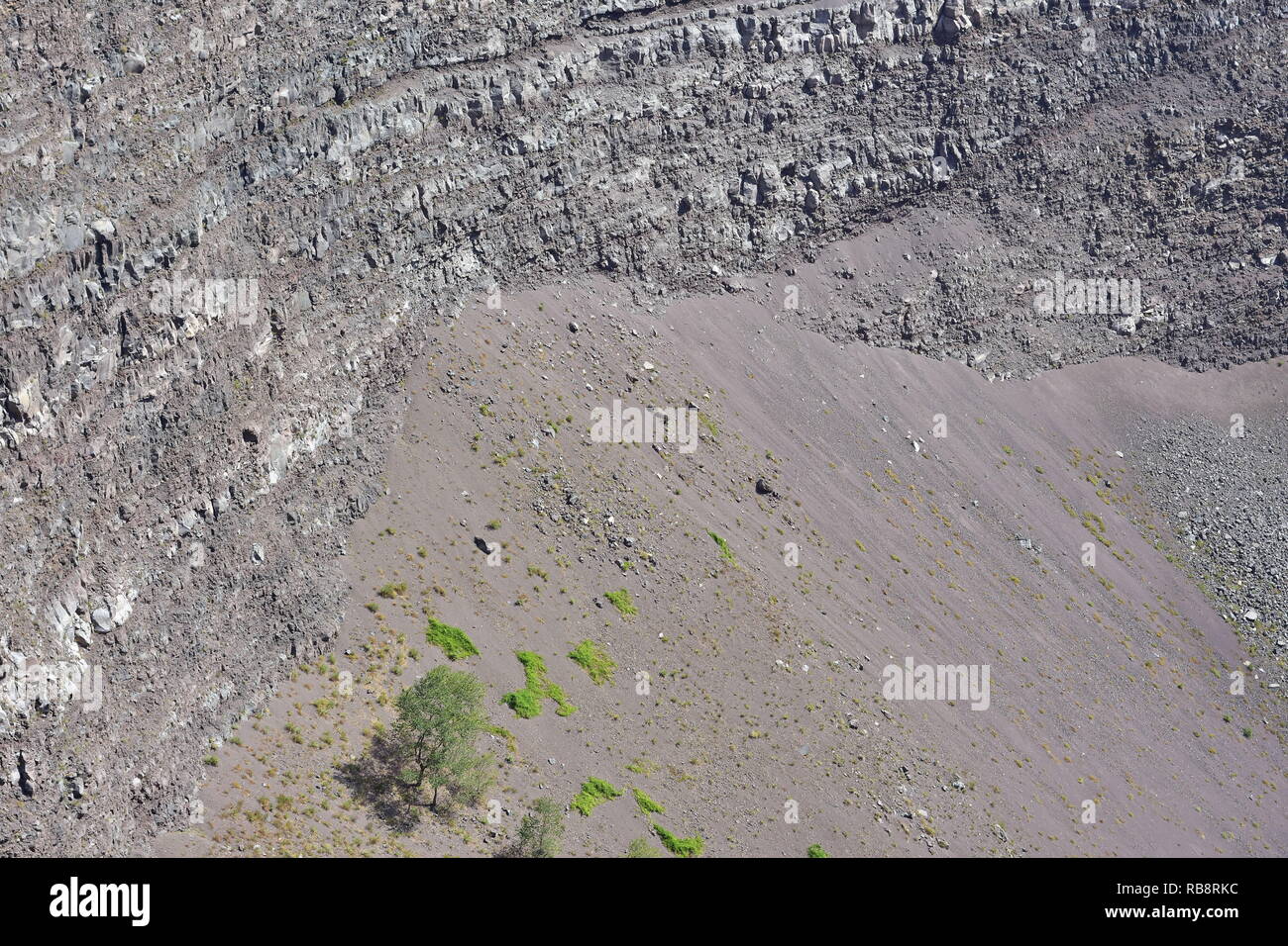 Edge of vesuvius hi-res stock photography and images - Alamy