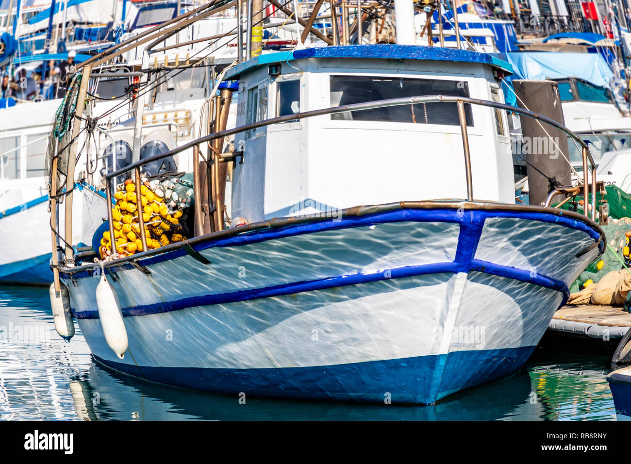 Boat docking at port hi-res stock photography and images - Alamy