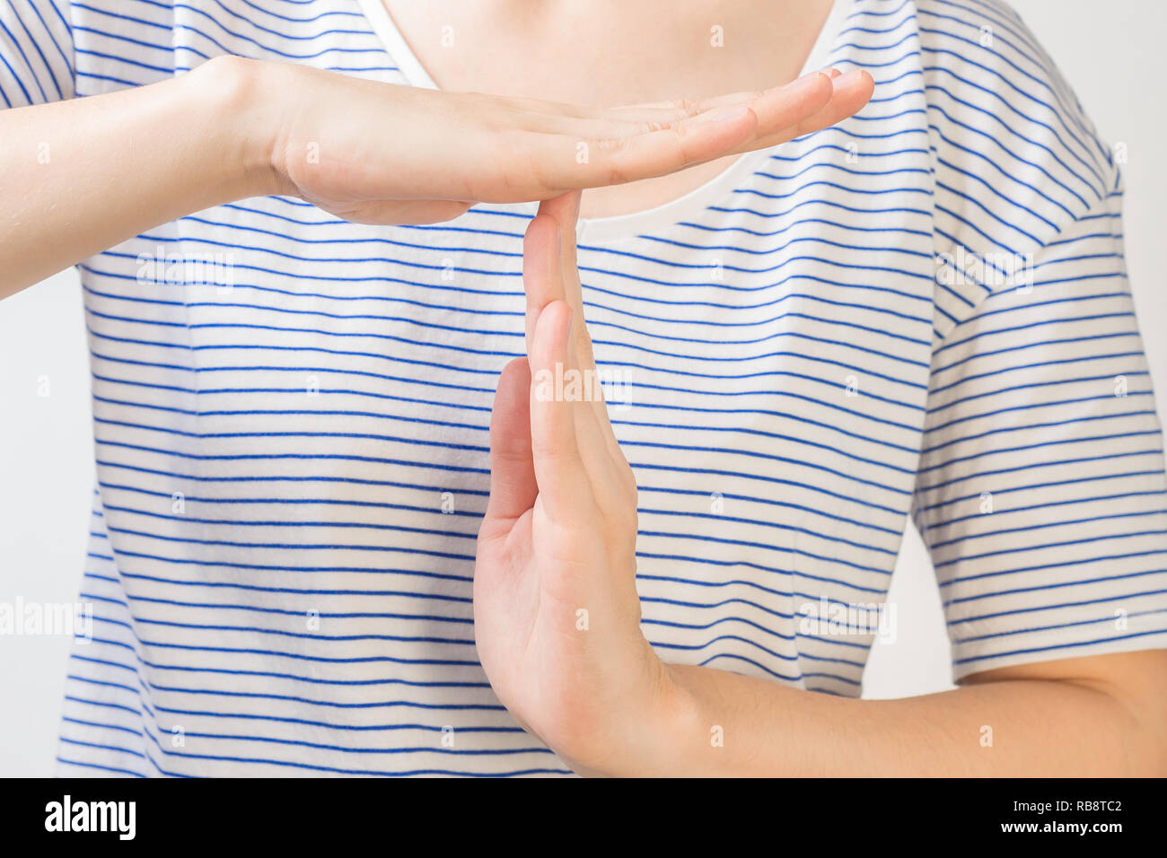 Timeout white symbol pause hi-res stock photography and images - Alamy