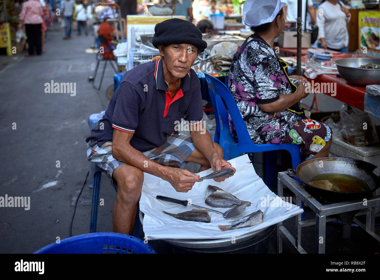 Asian fish vendors hi-res stock photography and images - Alamy