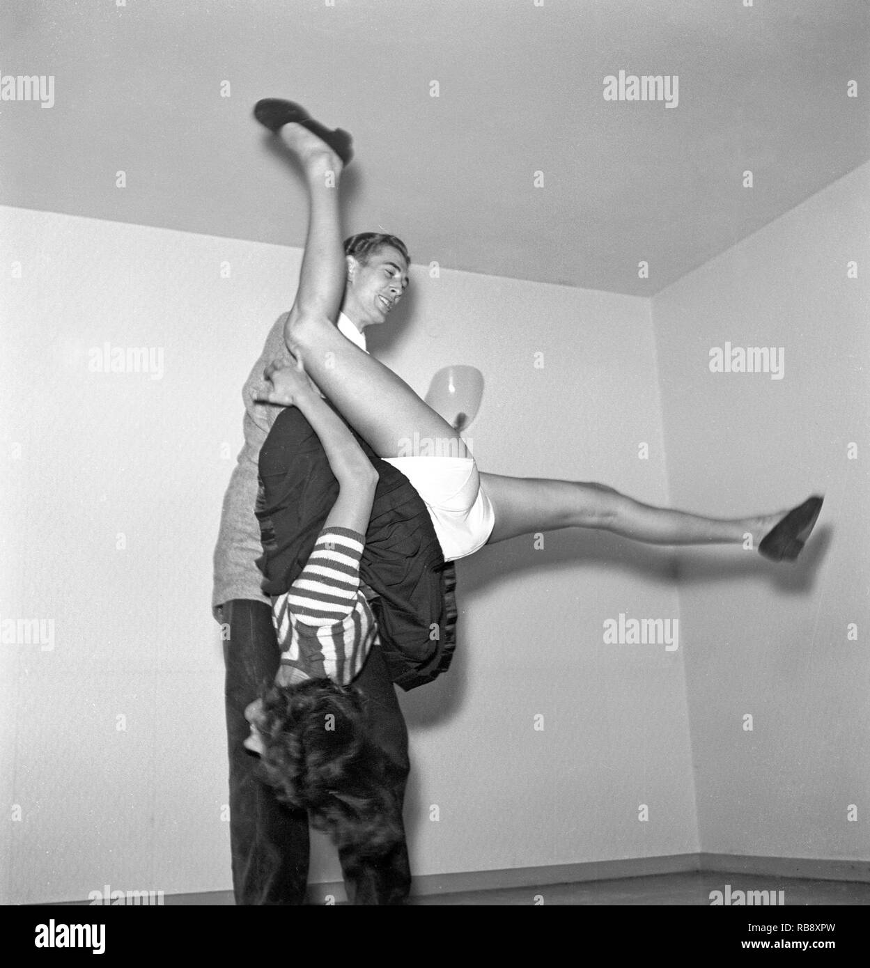 Swing dance 1940s hi-res stock photography and images - Alamy