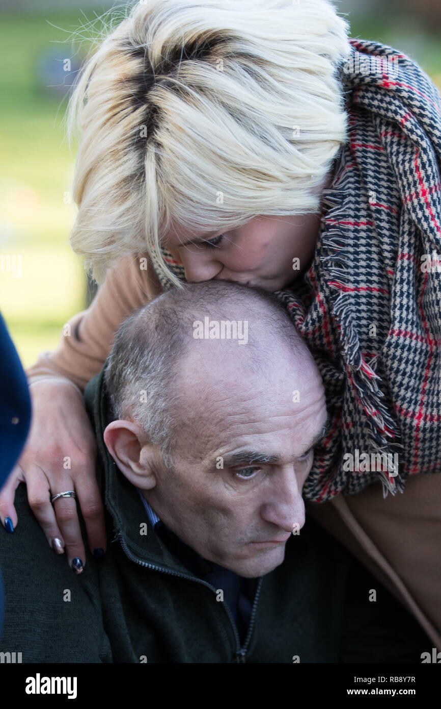 Crash survivor dessie clarke with his daughter hi-res stock photography ...