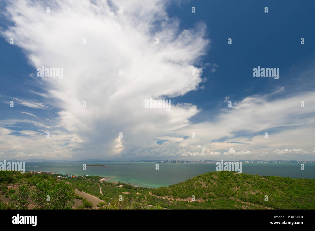 Tourism cloud weather summer sea hi-res stock photography and images ...