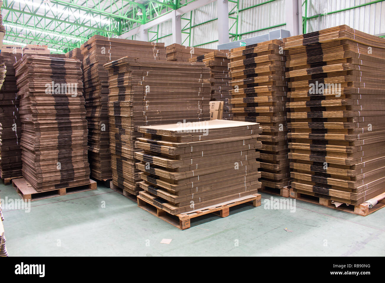 Carton box pile for recycling hi-res stock photography and images - Alamy